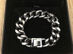 【KRKC＆CO マイアミキューバン喜平ブレスレット レビュー】存在感＆高級感抜群な手首に仕上げる逸品【送料無料・15％OFFクーポン付】 | ジェントル館